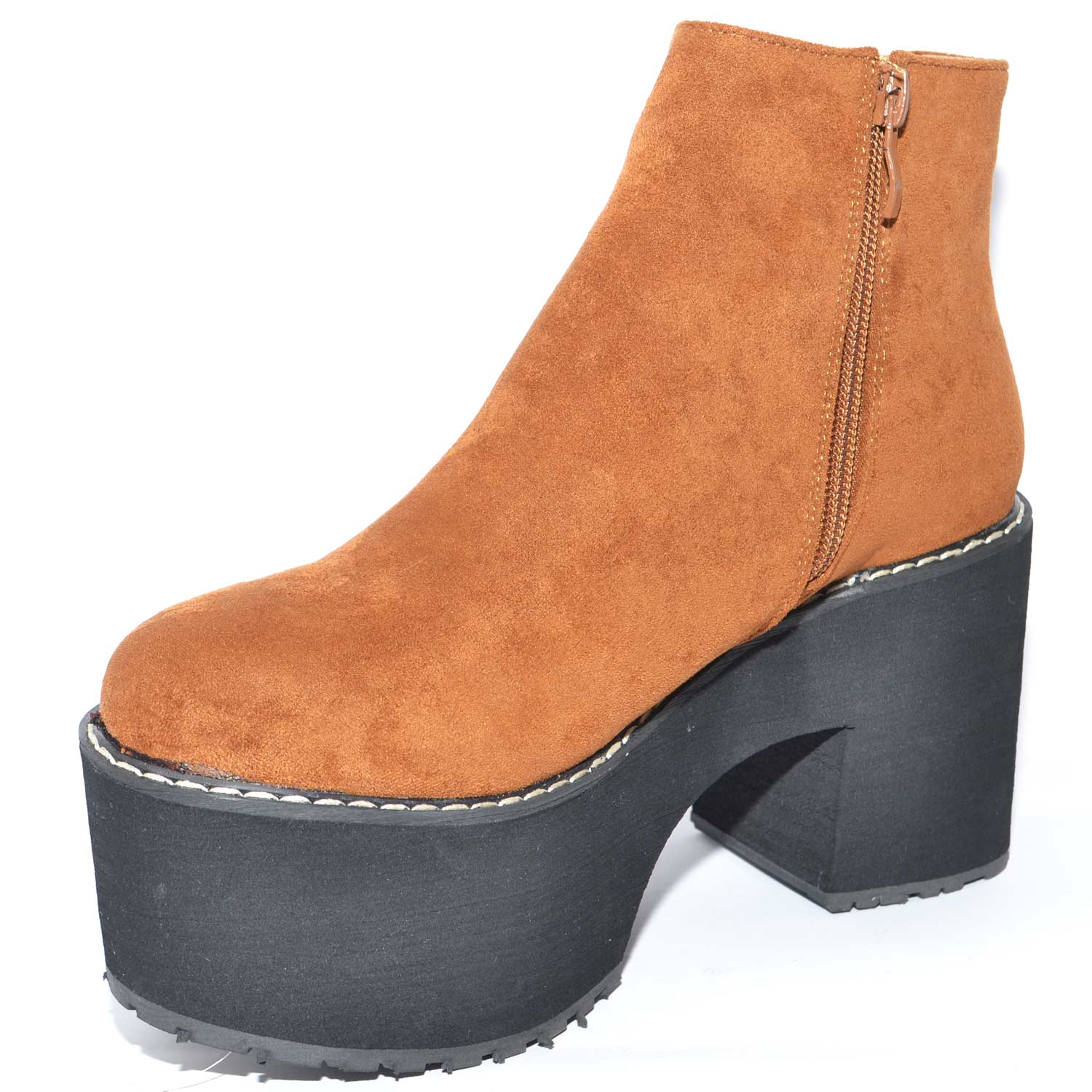 Scarpa stivaletto platform in camoscio cuoio con para rettilinea con ...
